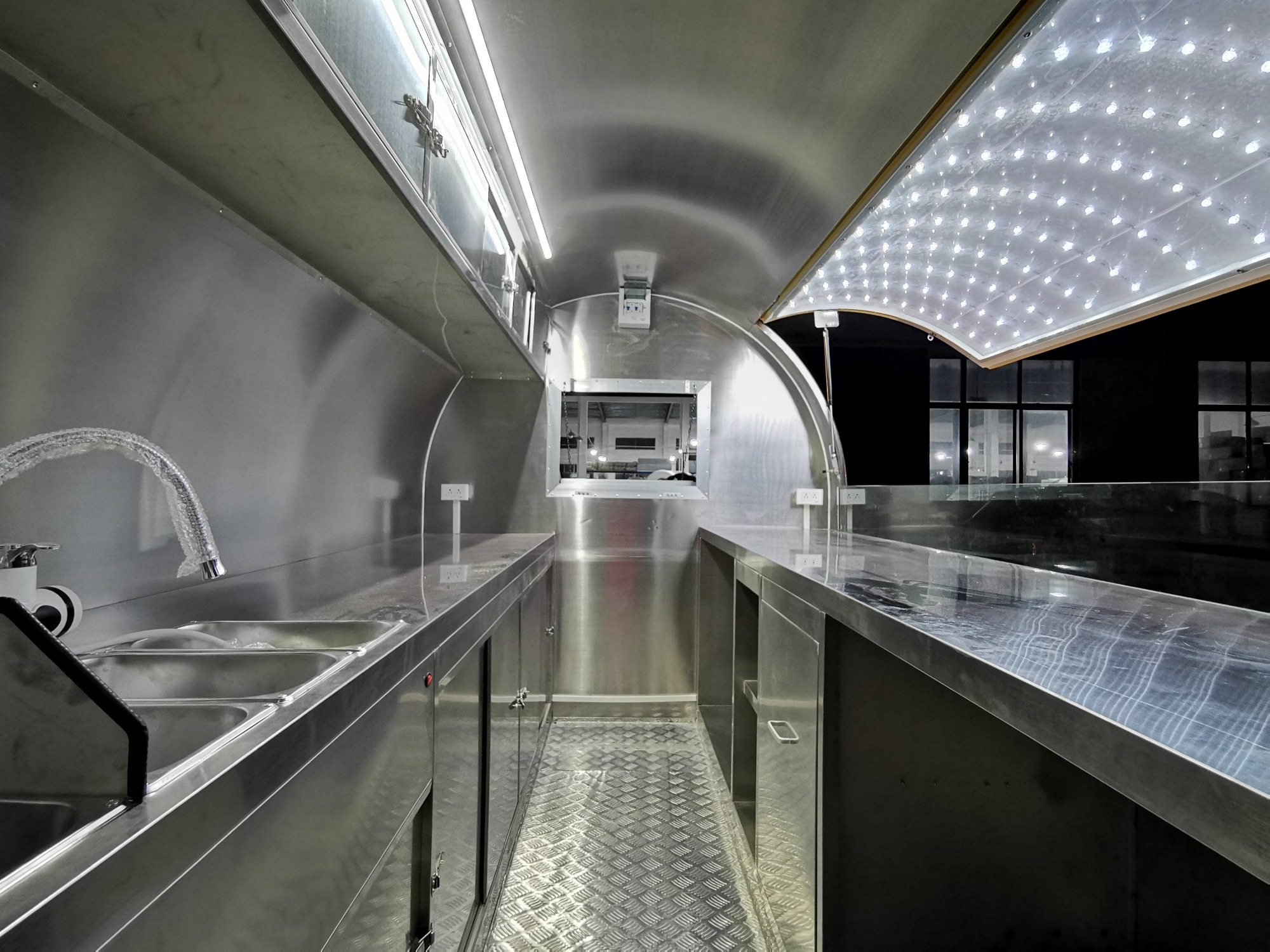 Catering trailer food trailer catering van Burger van trailer 280X200X240CM