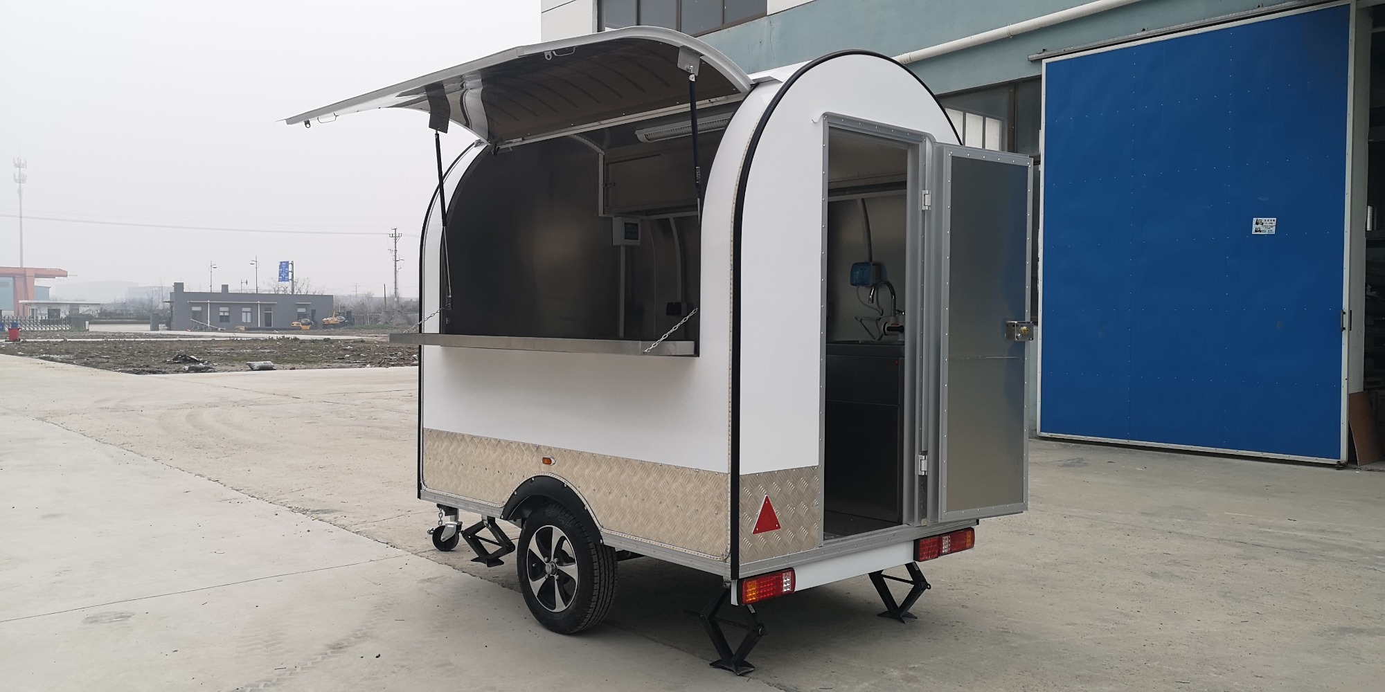 Mobile Catering Trailer Burger Van Bar Coffee Crepe Trailer