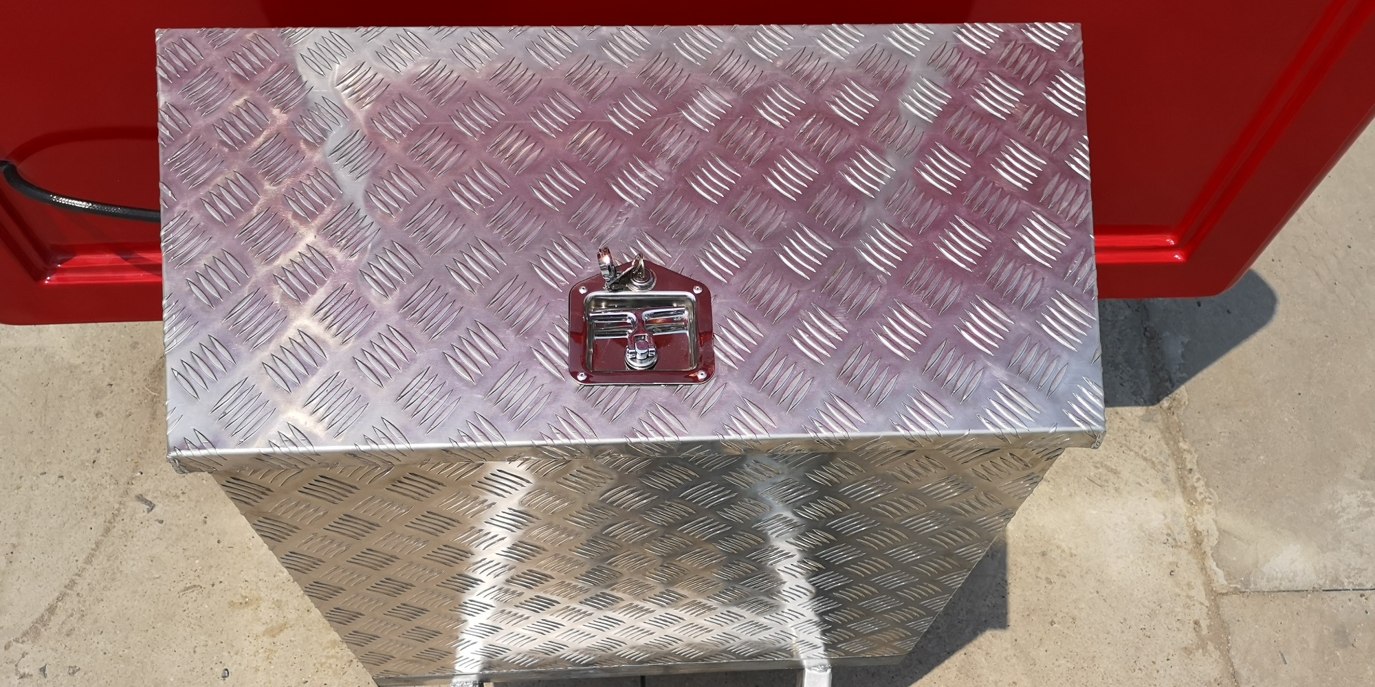 Gas box, storage box, generator box